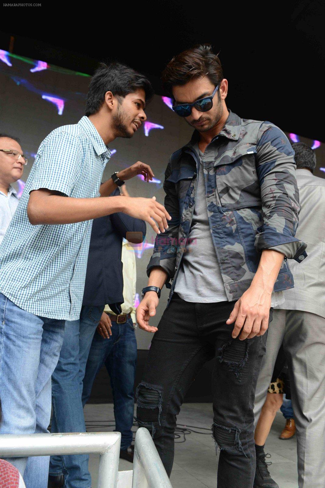 Sushant Singh Rajput at MS Dhoni trailer launch on 11th Aug 2016 / Sushant Singh Rajput ...